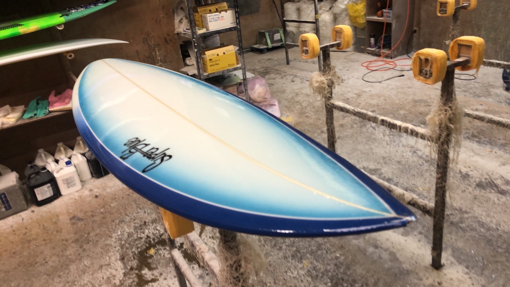 湘南 サーフィンスクールKAILOAのオリジナルサーフボード | 湘南・江ノ島のサーフィンスクールならKAILOA｜初心者・中級者も安心・手ぶらで体験OK