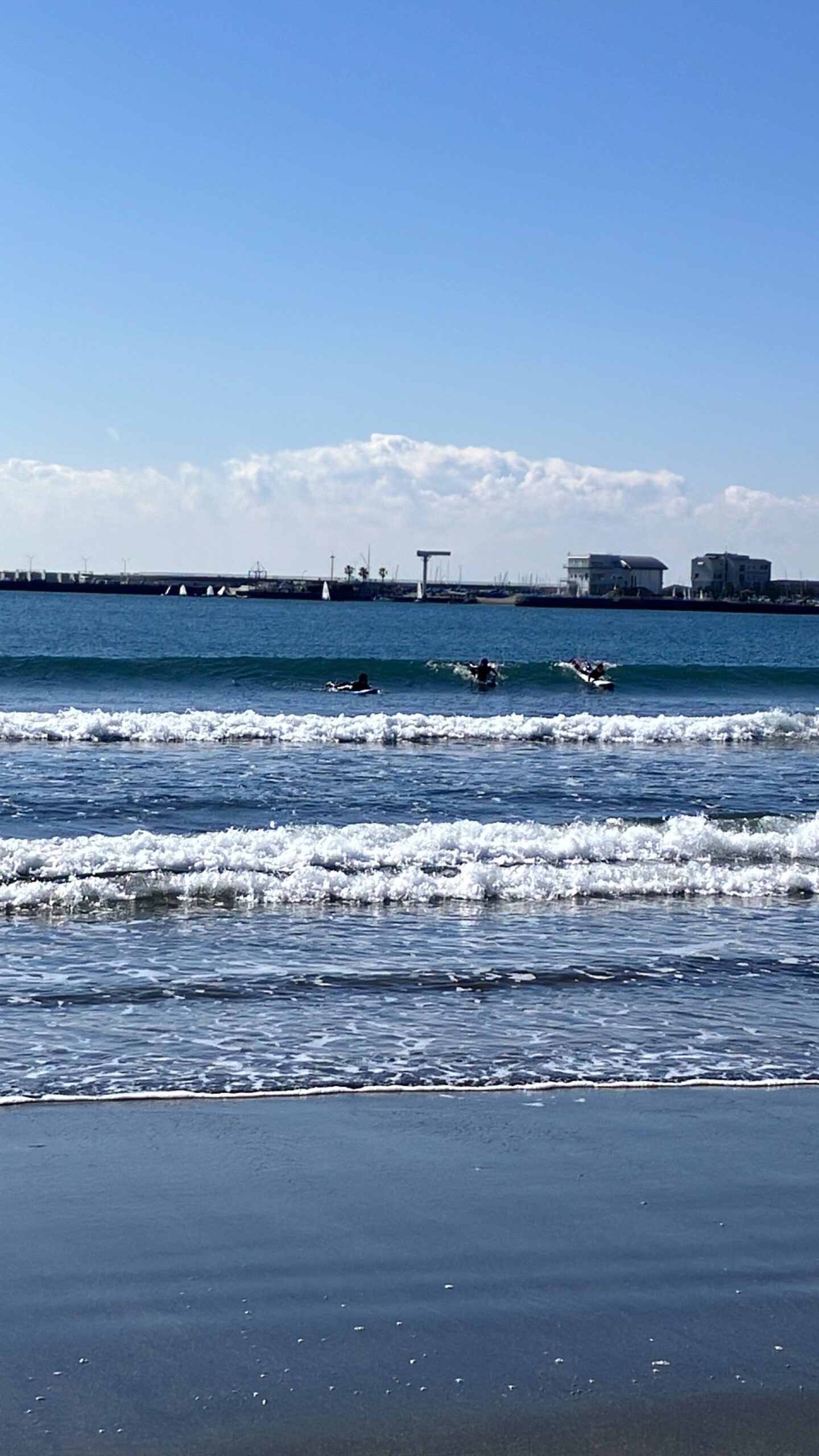 サーフィンのテイクオフをマスター！安定した立ち上がりのコツとは？ | 湘南・江ノ島サーフィンスクール【KAILOA】